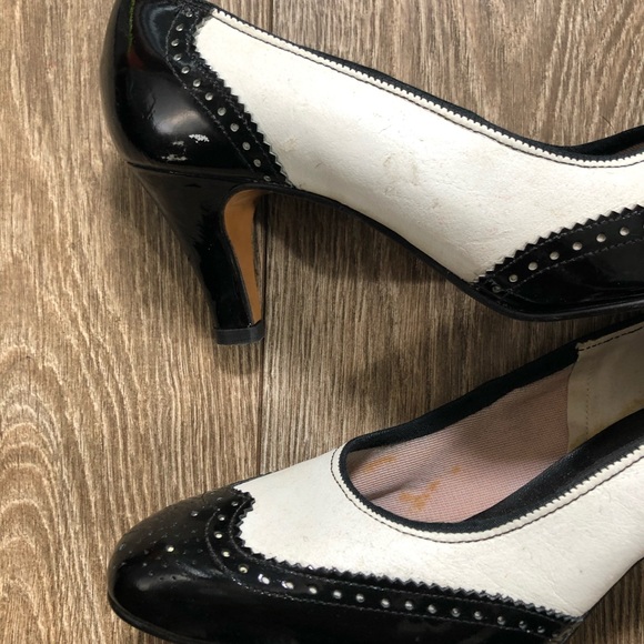 Florsheim | Shoes | Vintage Spectator Wingtip Pumps | Poshmark